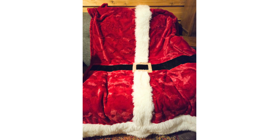 12 Days of Cuddle® Day 12: How to Make Santa Throw Blanket with Cuddle®