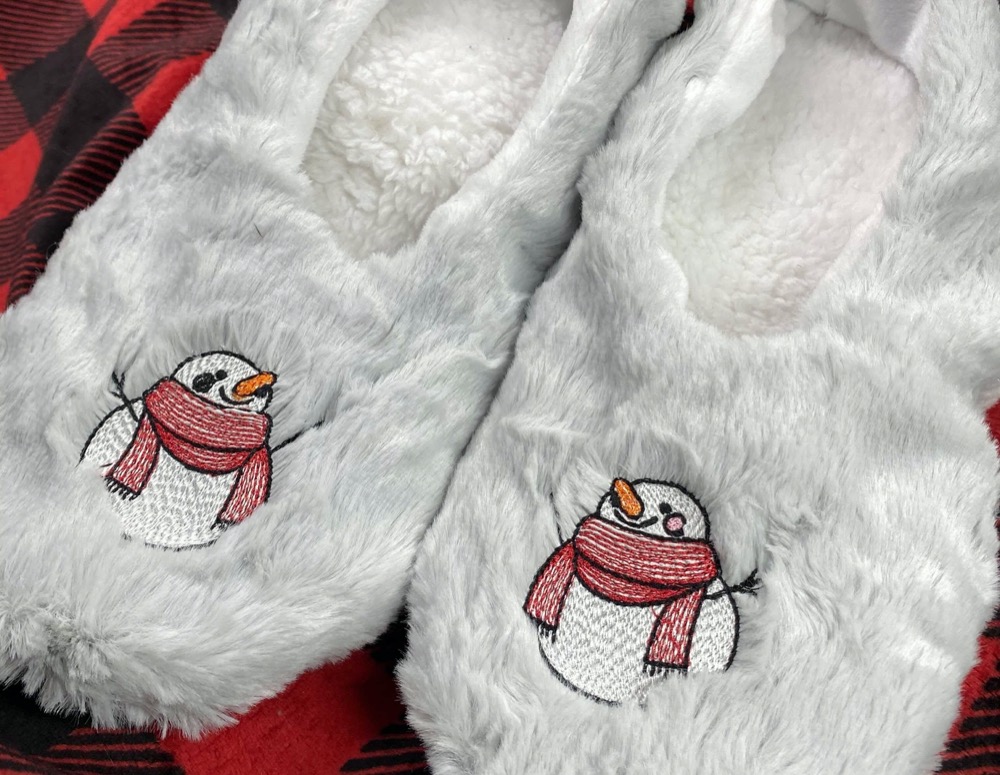 How to Sew a Super Comfy Pair of Slippers (Minky Fabric Slipper Video ...